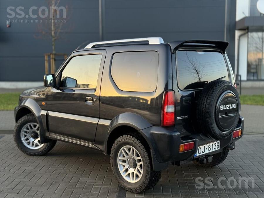 Black Suzuki Jimny 2009 in Riga, with an engine capacity of 1.30 L and mileage of 148 thousand km for 8750 €, photo 4 on AUTOMOTO.COM.LV