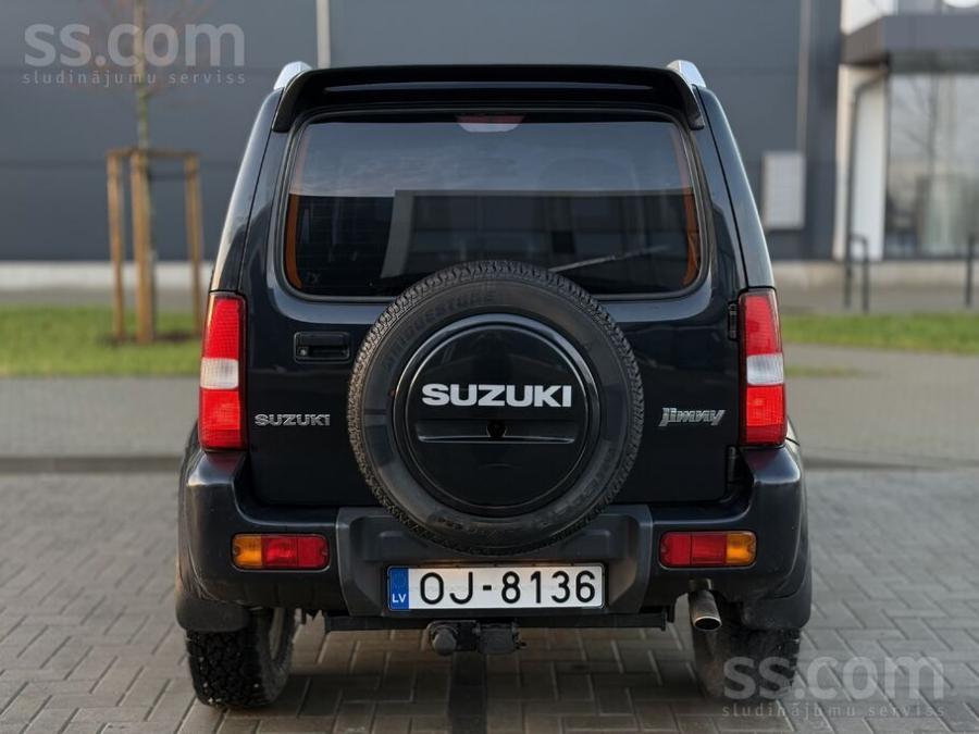 Black Suzuki Jimny 2009 in Riga, with an engine capacity of 1.30 L and mileage of 148 thousand km for 8750 €, photo 5 on AUTOMOTO.COM.LV