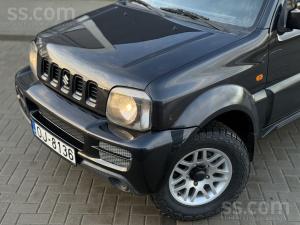Black Suzuki Jimny 2009 in Riga, with an engine capacity of 1.30 L and mileage of 148 thousand km for 8750 €, photo 9 on AUTOMOTO.COM.LV
