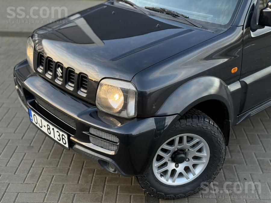 Black Suzuki Jimny 2009 in Riga, with an engine capacity of 1.30 L and mileage of 148 thousand km for 8750 €, photo 9 on AUTOMOTO.COM.LV