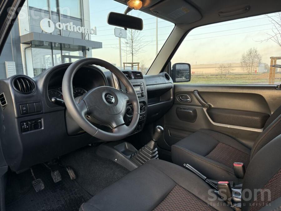 Black Suzuki Jimny 2009 in Riga, with an engine capacity of 1.30 L and mileage of 148 thousand km for 8750 €, photo 11 on AUTOMOTO.COM.LV