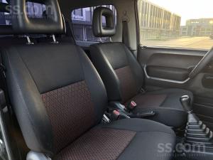Black Suzuki Jimny 2009 in Riga, with an engine capacity of 1.30 L and mileage of 148 thousand km for 8750 €, photo 14 on AUTOMOTO.COM.LV