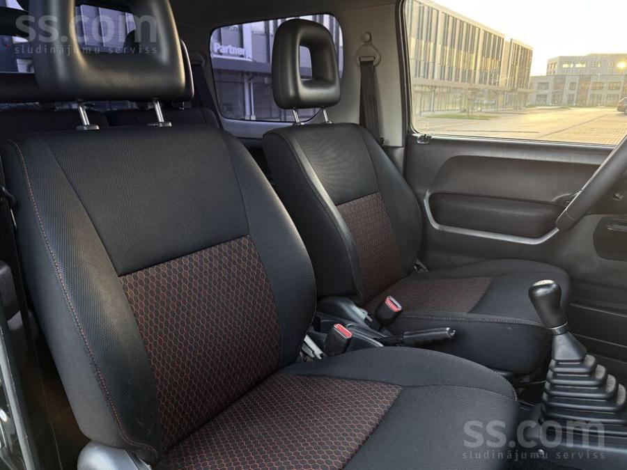 Black Suzuki Jimny 2009 in Riga, with an engine capacity of 1.30 L and mileage of 148 thousand km for 8750 €, photo 14 on AUTOMOTO.COM.LV