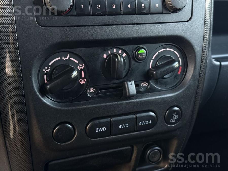 Black Suzuki Jimny 2009 in Riga, with an engine capacity of 1.30 L and mileage of 148 thousand km for 8750 €, photo 16 on AUTOMOTO.COM.LV