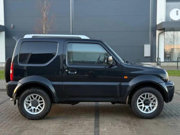Melns Suzuki Jimny 2009 Rīga, ar dzinēja tilpumu 1.30 L un nobraukumu 148 tūkst. km par 8950 €, foto 6 vietnē AUTOMOTO.COM.LV