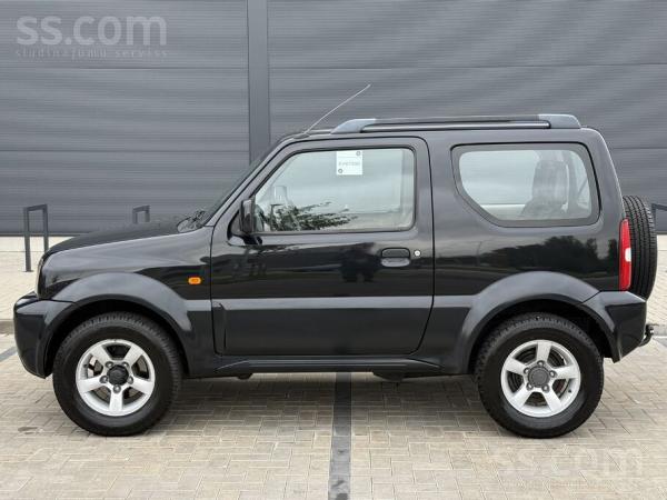 Black Suzuki Jimny 2010 in Riga, with an engine capacity of 1.30 L and mileage of 225 thousand km for 9900 €, photo 3 on AUTOMOTO.COM.LV