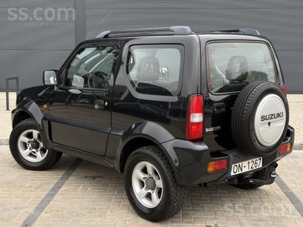 Black Suzuki Jimny 2010 in Riga, with an engine capacity of 1.30 L and mileage of 225 thousand km for 9900 €, photo 4 on AUTOMOTO.COM.LV