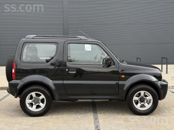 Black Suzuki Jimny 2010 in Riga, with an engine capacity of 1.30 L and mileage of 225 thousand km for 9900 €, photo 7 on AUTOMOTO.COM.LV