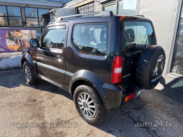 Black Suzuki Jimny 2012 in Tallinn, with an engine capacity of 1.30 L and mileage of 166 thousand km for 6990 €, photo 2 on AUTOMOTO.COM.LV