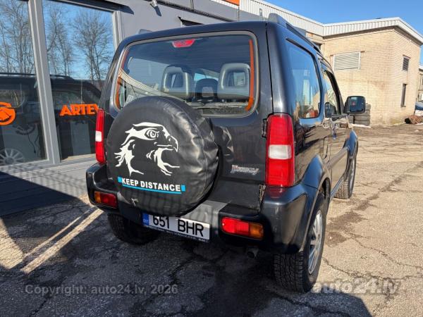Black Suzuki Jimny 2012 in Tallinn, with an engine capacity of 1.30 L and mileage of 166 thousand km for 6990 €, photo 5 on AUTOMOTO.COM.LV
