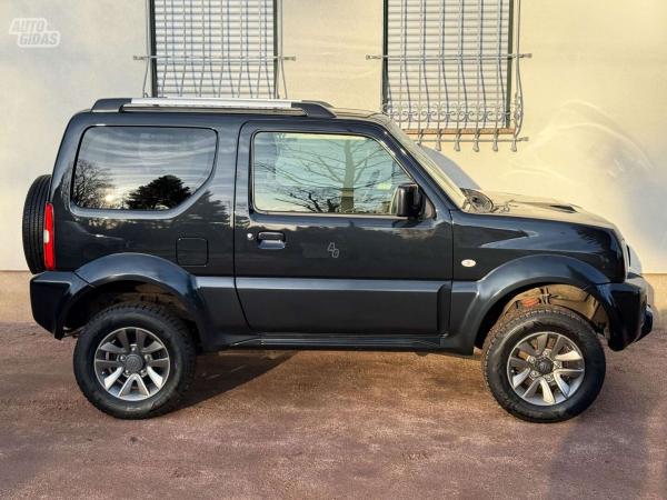 Black Suzuki Jimny 2017 in Kaunas, with an engine capacity of 1.30 L and mileage of 70 thousand km for 21884 €, photo 5 on AUTOMOTO.COM.LV