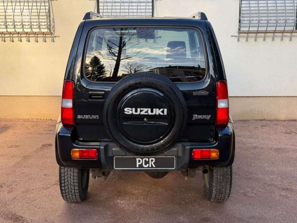 Black Suzuki Jimny 2017 in Kaunas, with an engine capacity of 1.30 L and mileage of 70 thousand km for 21884 €, photo 7 on AUTOMOTO.COM.LV