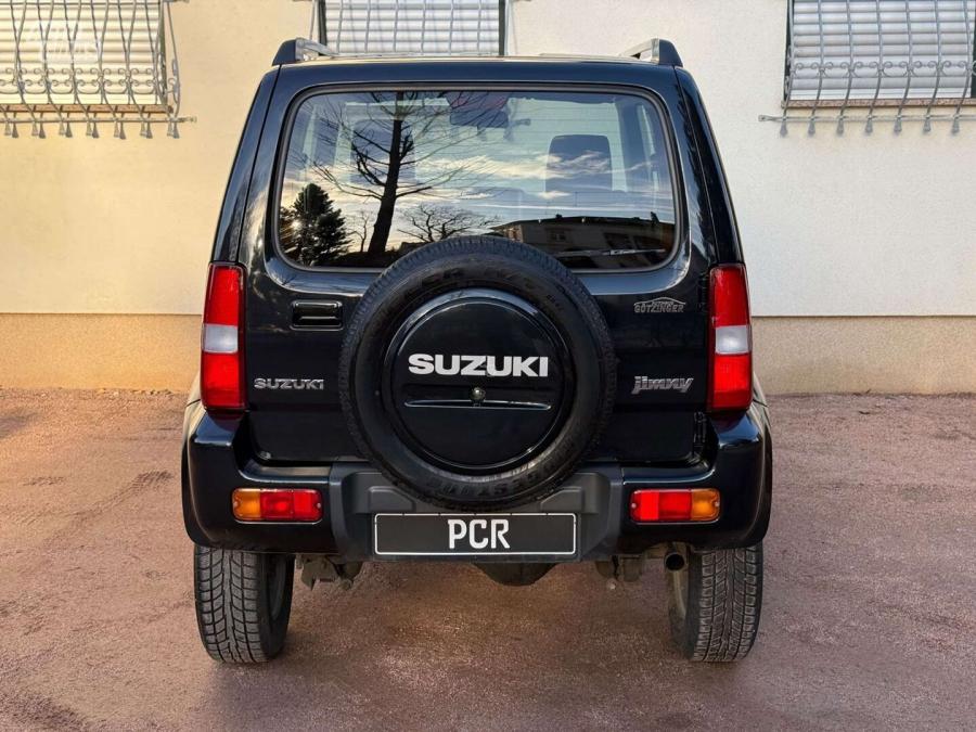 Black Suzuki Jimny 2017 in Kaunas, with an engine capacity of 1.30 L and mileage of 70 thousand km for 21884 €, photo 7 on AUTOMOTO.COM.LV