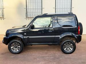 Black Suzuki Jimny 2017 in Kaunas, with an engine capacity of 1.30 L and mileage of 70 thousand km for 21884 €, photo 9 on AUTOMOTO.COM.LV