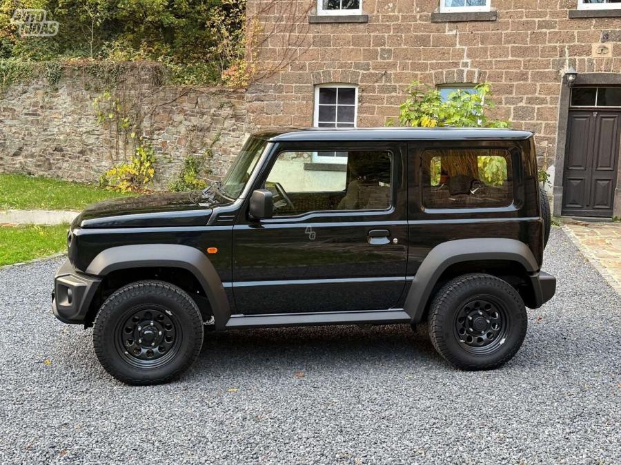 Black Suzuki Jimny 2023 in Kaunas, with an engine capacity of 1.50 L and mileage of 50 thousand km for 32134 €, photo 13 on AUTOMOTO.COM.LV