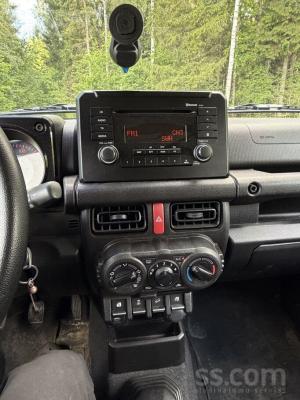 Melns Suzuki Jimny 2023 Rīga, ar dzinēja tilpumu 1.50 L un nobraukumu 15 tūkst. km par 26500 €, foto 7 vietnē AUTOMOTO.COM.LV
