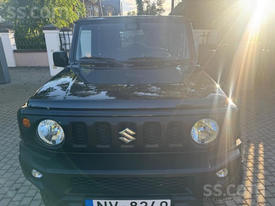 Melns Suzuki Jimny 2024 Rīga, ar dzinēja tilpumu 1.50 L un nobraukumu 9 tūkst. km par 23500 €, foto 1 vietnē AUTOMOTO.COM.LV