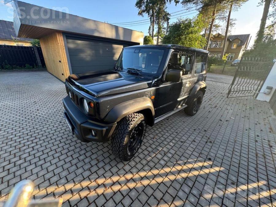 Melns Suzuki Jimny 2024 Rīga, ar dzinēja tilpumu 1.50 L un nobraukumu 9 tūkst. km par 23500 €, foto 4 vietnē AUTOMOTO.COM.LV