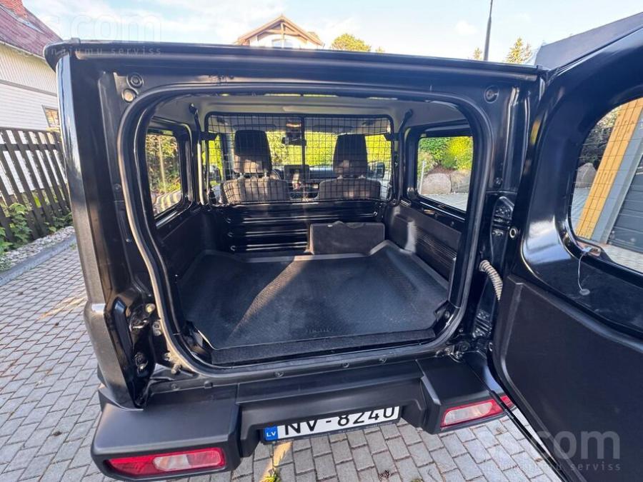 Melns Suzuki Jimny 2024 Rīga, ar dzinēja tilpumu 1.50 L un nobraukumu 9 tūkst. km par 23500 €, foto 9 vietnē AUTOMOTO.COM.LV