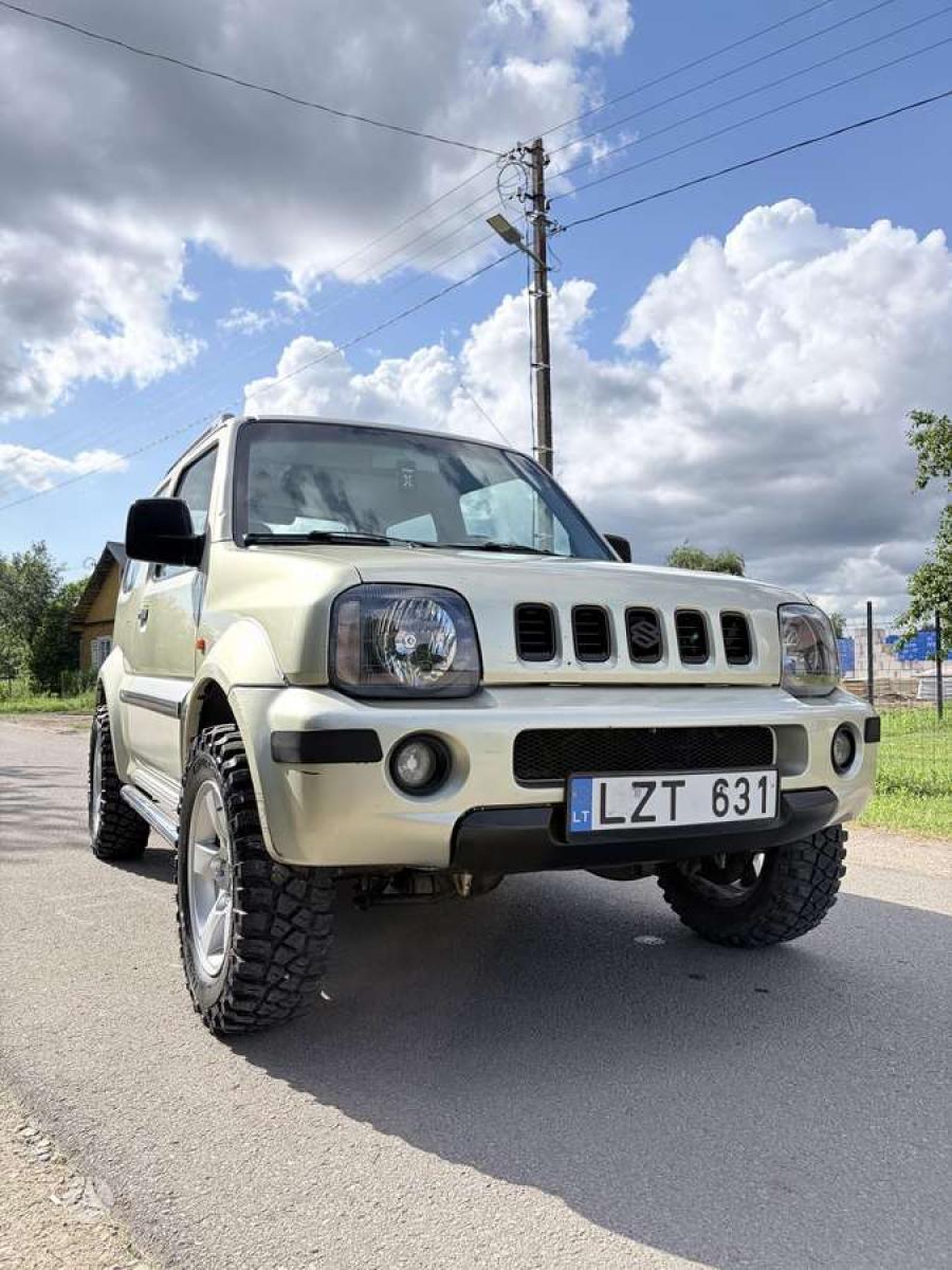 Brown Suzuki Jimny 2002 in Vilnius, with an engine capacity of 1.33 L and mileage of 134 thousand km for 4400 €, photo 10 on AUTOMOTO.COM.LV