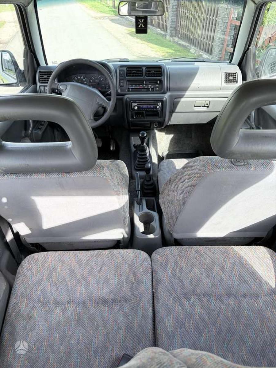 Brown Suzuki Jimny 2002 in Vilnius, with an engine capacity of 1.33 L and mileage of 134 thousand km for 4400 €, photo 28 on AUTOMOTO.COM.LV