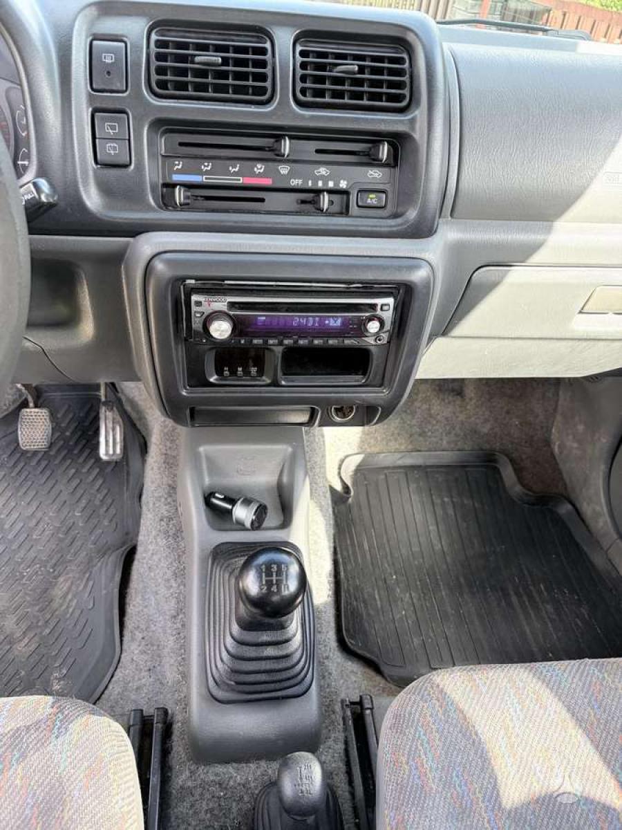 Brown Suzuki Jimny 2002 in Vilnius, with an engine capacity of 1.33 L and mileage of 134 thousand km for 4400 €, photo 29 on AUTOMOTO.COM.LV