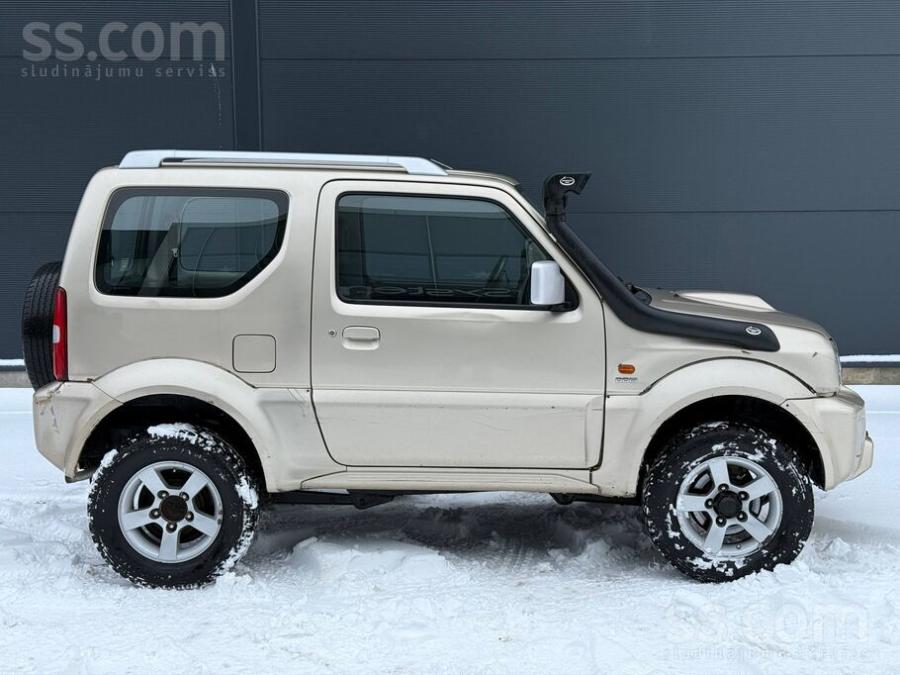 Brown Suzuki Jimny 2007 in Riga, with an engine capacity of 1.50 L and mileage of 156 thousand km for 3999 €, photo 6 on AUTOMOTO.COM.LV