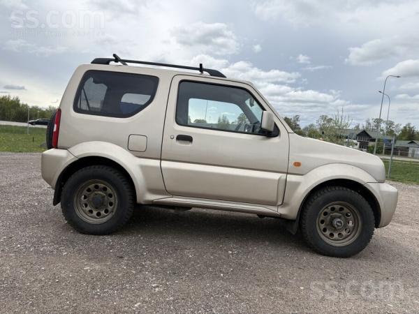 Brown Suzuki Jimny 2007 in Daugavpils, with an engine capacity of 1.30 L and mileage of 170 thousand km for 4850 €, photo 3 on AUTOMOTO.COM.LV