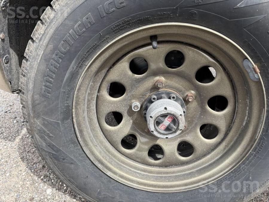 Brūns Suzuki Jimny 2007 Daugavpils, ar dzinēja tilpumu 1.30 L un nobraukumu 170 tūkst. km par 4850 €, foto 30 vietnē AUTOMOTO.COM.LV