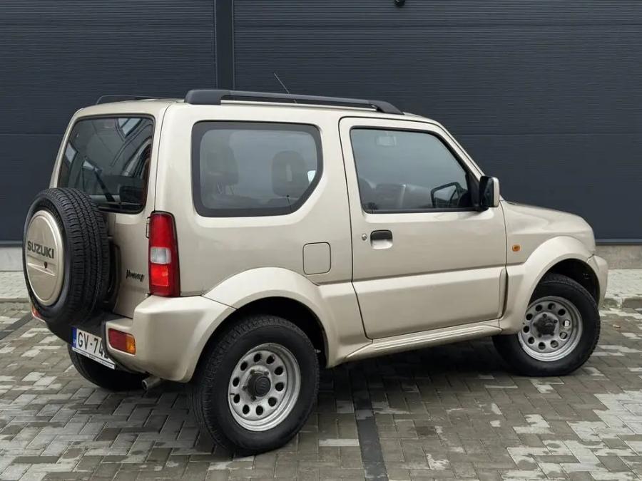Brown Suzuki Jimny 2007 in Riga, with an engine capacity of 1.30 L and mileage of 80 thousand km for 5999 €, photo 6 on AUTOMOTO.COM.LV