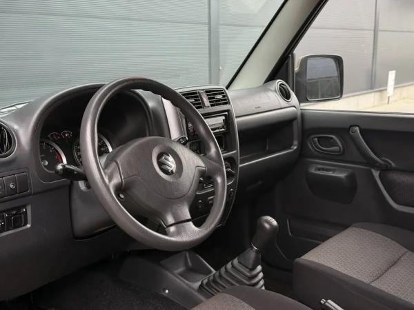Brūns Suzuki Jimny 2007 Rīga, ar dzinēja tilpumu 1.30 L un nobraukumu 80 tūkst. km par 5999 €, foto 10 vietnē AUTOMOTO.COM.LV