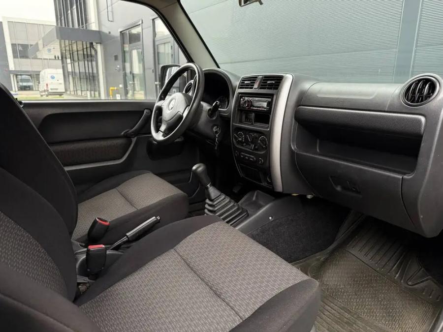 Brown Suzuki Jimny 2007 in Riga, with an engine capacity of 1.30 L and mileage of 80 thousand km for 5999 €, photo 12 on AUTOMOTO.COM.LV