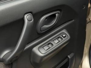 Brown Suzuki Jimny 2007 in Riga, with an engine capacity of 1.30 L and mileage of 80 thousand km for 5999 €, photo 16 on AUTOMOTO.COM.LV