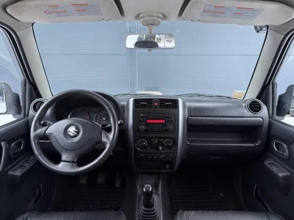 Brown Suzuki Jimny 2007 in Riga, with an engine capacity of 1.50 L and mileage of 156 thousand km for 3999 €, photo 10 on AUTOMOTO.COM.LV