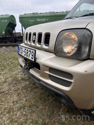 Brūns Suzuki Jimny 2008 Liepāja, ar dzinēja tilpumu 1.30 L un nobraukumu 198 tūkst. km par 2990 €, foto 3 vietnē AUTOMOTO.COM.LV