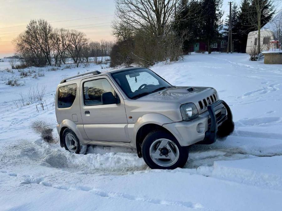 Suzuki Jimny 2004 Pasvalys, ar dzinēja tilpumu 1.46 L un nobraukumu 260 tūkst. km par 5600 €, foto 19 vietnē AUTOMOTO.COM.LV