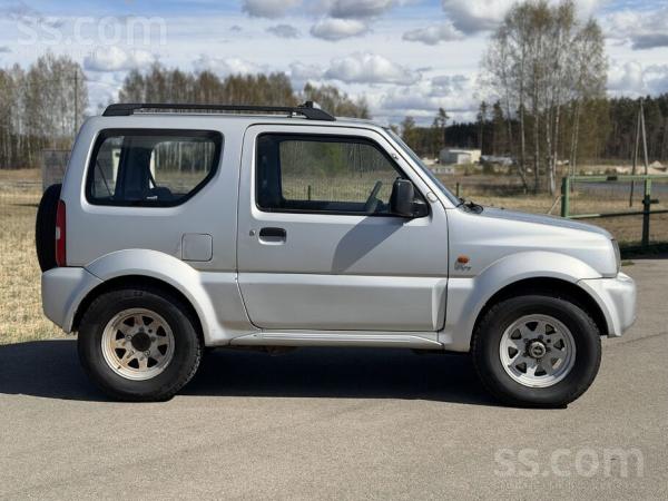 Suzuki Jimny 2005 in Ogre, with an engine capacity of 1.30 L and mileage of 190 thousand km for 3700 €, photo 5 on AUTOMOTO.COM.LV