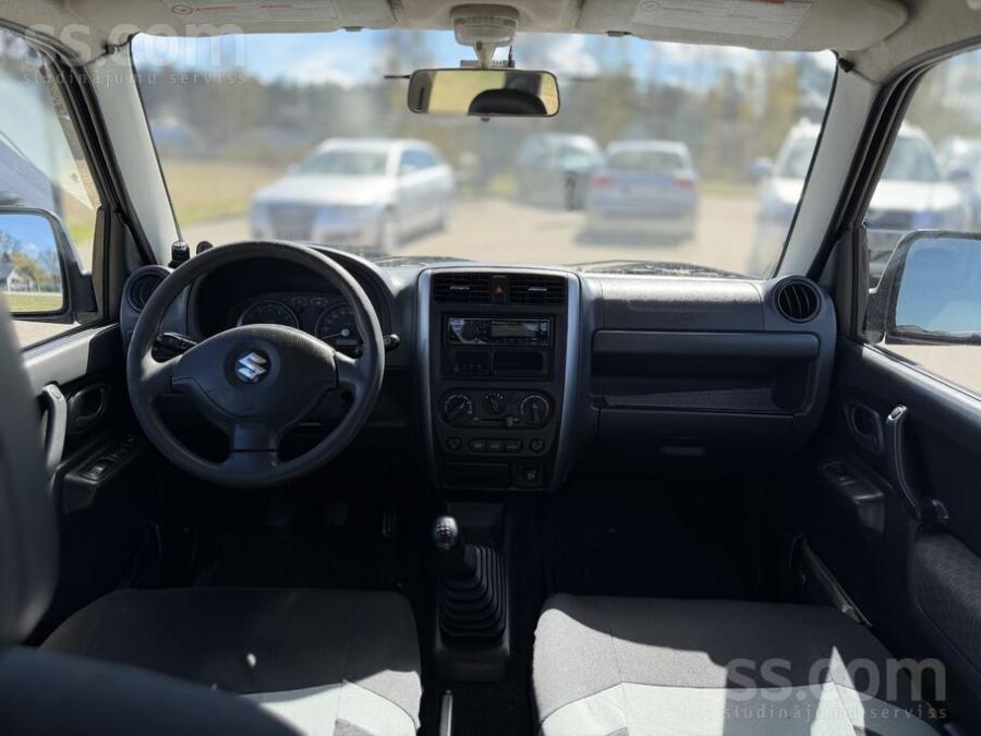 Suzuki Jimny 2005 in Ogre, with an engine capacity of 1.30 L and mileage of 190 thousand km for 3700 €, photo 9 on AUTOMOTO.COM.LV