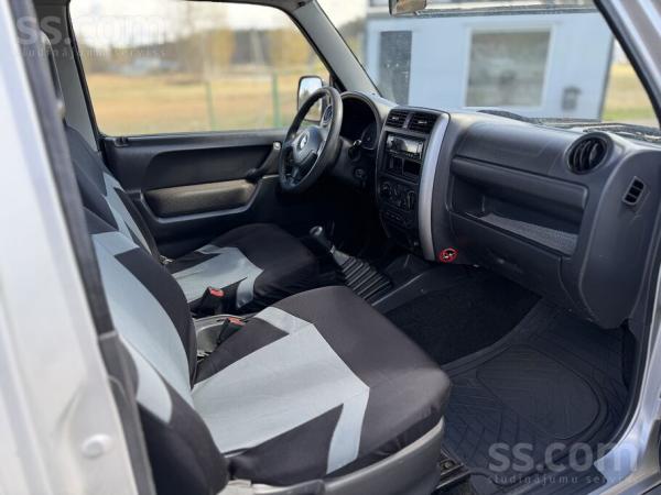 Suzuki Jimny 2005 in Ogre, with an engine capacity of 1.30 L and mileage of 190 thousand km for 3700 €, photo 9 on AUTOMOTO.COM.LV