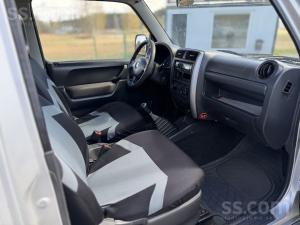 Suzuki Jimny 2005 in Ogre, with an engine capacity of 1.30 L and mileage of 190 thousand km for 3700 €, photo 10 on AUTOMOTO.COM.LV