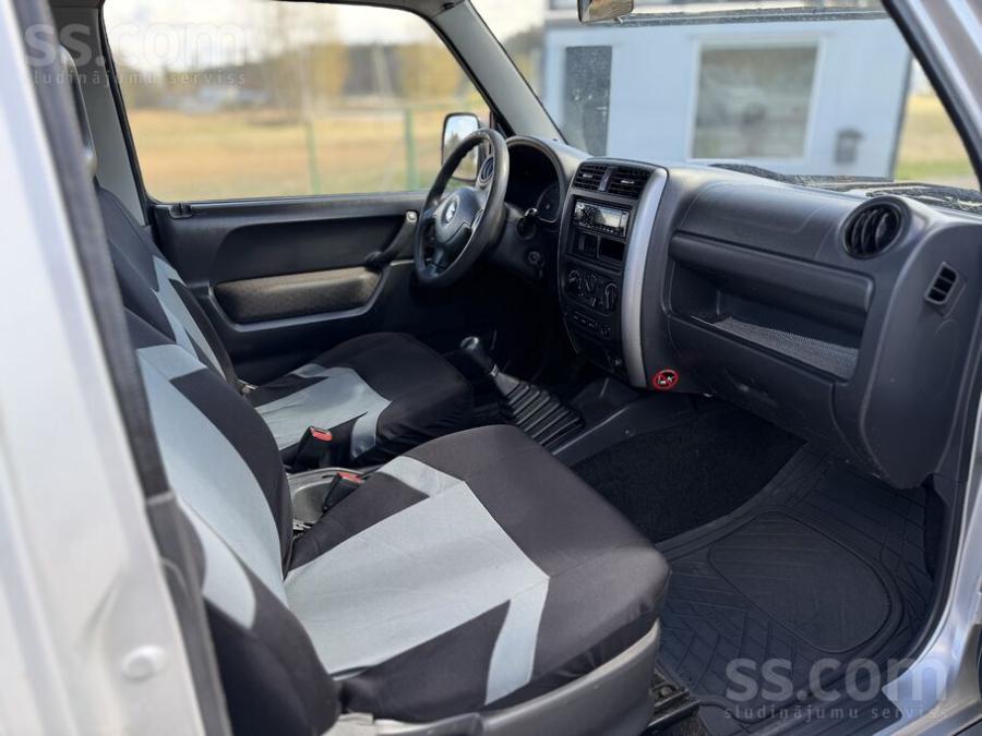 Suzuki Jimny 2005 in Ogre, with an engine capacity of 1.30 L and mileage of 190 thousand km for 3700 €, photo 10 on AUTOMOTO.COM.LV