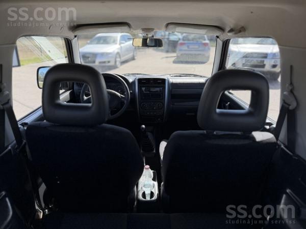 Suzuki Jimny 2005 in Ogre, with an engine capacity of 1.30 L and mileage of 190 thousand km for 3700 €, photo 10 on AUTOMOTO.COM.LV