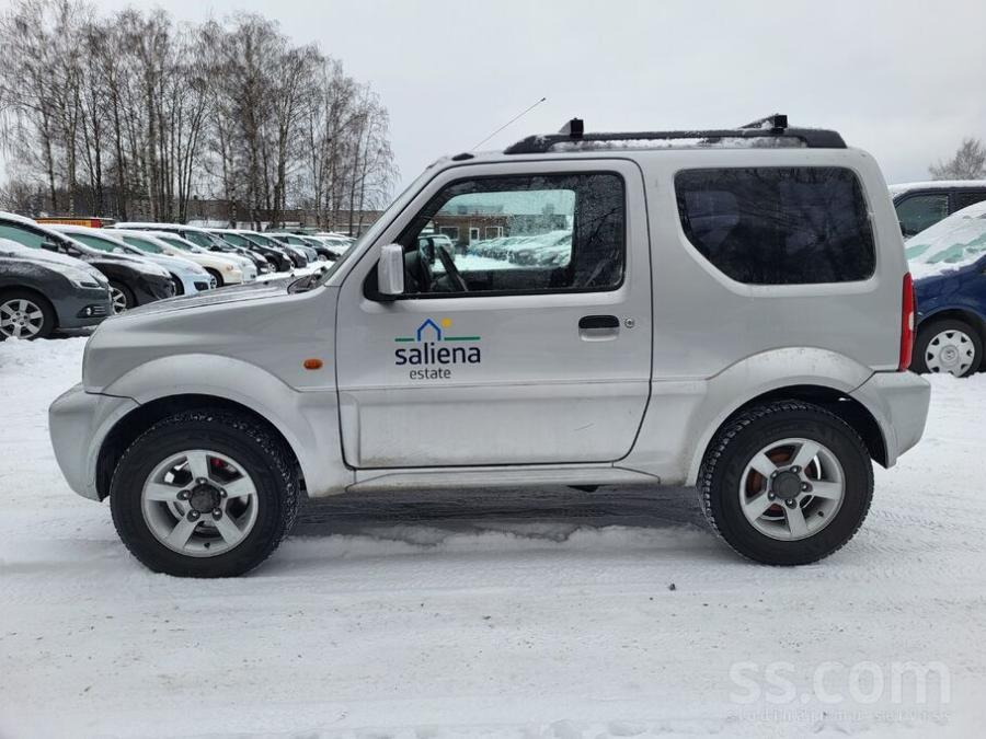 Suzuki Jimny 2008 in Riga, with an engine capacity of 1.30 L and mileage of 0 thousand km for 3950 €, photo 8 on AUTOMOTO.COM.LV