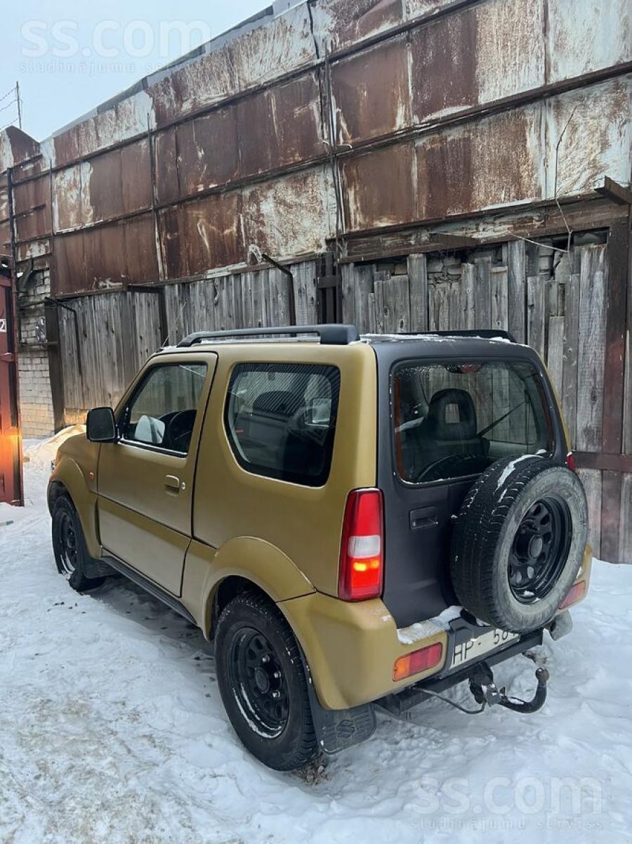 Suzuki Jimny 2010 Rīga, ar dzinēja tilpumu 1.50 L un nobraukumu 260 tūkst. km par 5000 €, foto 4 vietnē AUTOMOTO.COM.LV