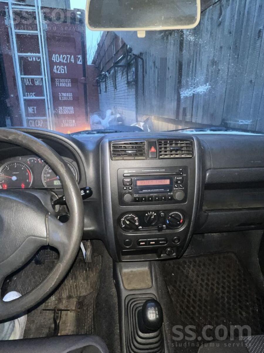 Suzuki Jimny 2010 Rīga, ar dzinēja tilpumu 1.50 L un nobraukumu 260 tūkst. km par 5000 €, foto 11 vietnē AUTOMOTO.COM.LV