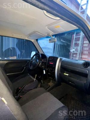 Suzuki Jimny 2010 Rīga, ar dzinēja tilpumu 1.50 L un nobraukumu 260 tūkst. km par 5000 €, foto 13 vietnē AUTOMOTO.COM.LV