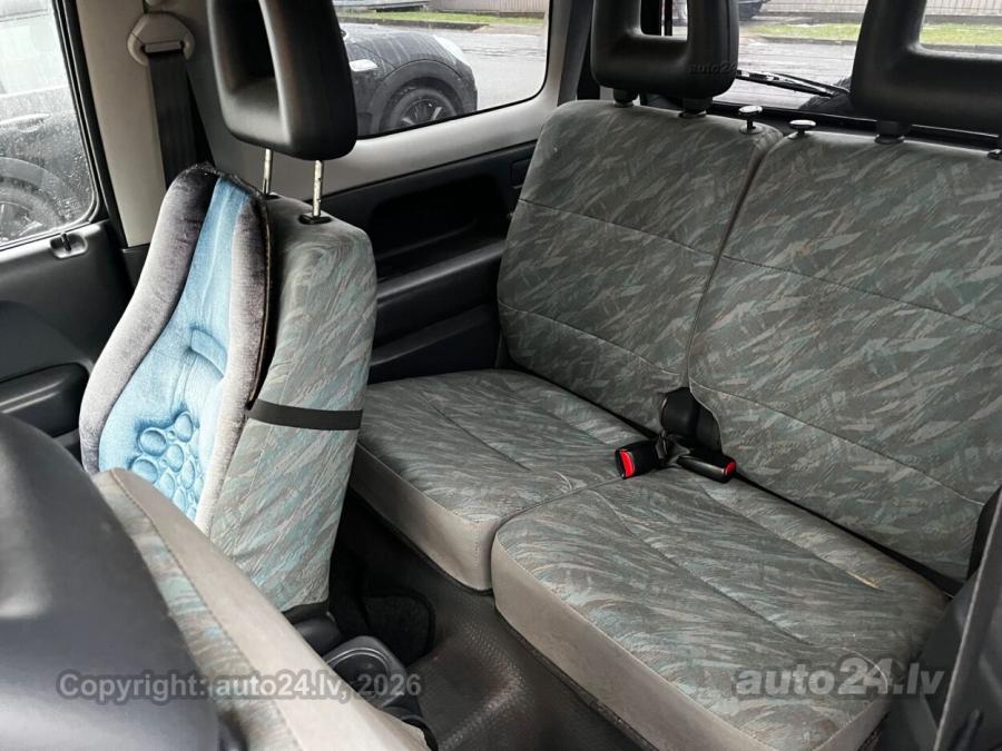 Zaļš Suzuki Jimny 2003 Tallina, ar dzinēja tilpumu 1.30 L un nobraukumu 89 tūkst. km par 6500 €, foto 8 vietnē AUTOMOTO.COM.LV