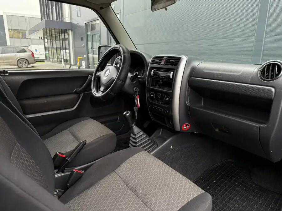 Zaļš Suzuki Jimny 2006 Rīga, ar dzinēja tilpumu 1.30 L un nobraukumu 256 tūkst. km par 5290 €, foto 11 vietnē AUTOMOTO.COM.LV