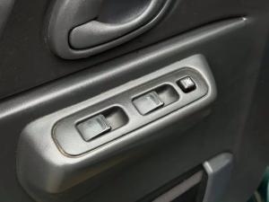 Zaļš Suzuki Jimny 2006 Rīga, ar dzinēja tilpumu 1.30 L un nobraukumu 256 tūkst. km par 5290 €, foto 12 vietnē AUTOMOTO.COM.LV