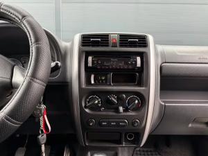 Zaļš Suzuki Jimny 2006 Rīga, ar dzinēja tilpumu 1.30 L un nobraukumu 256 tūkst. km par 5290 €, foto 14 vietnē AUTOMOTO.COM.LV